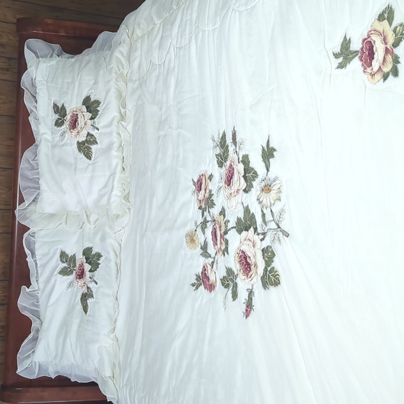 Vintage | Bedding | Vintage Romantic Cottage Rose Floral Applique Ivory ...